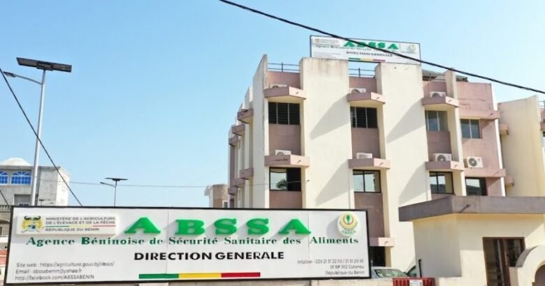 Epiphane HOSSOU, l’ex DG ABSSA déposé en prison - 24 HEURES AU BENIN